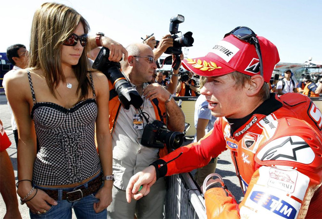 Casey Stoner y señora - Fotogalería - MARCA.com