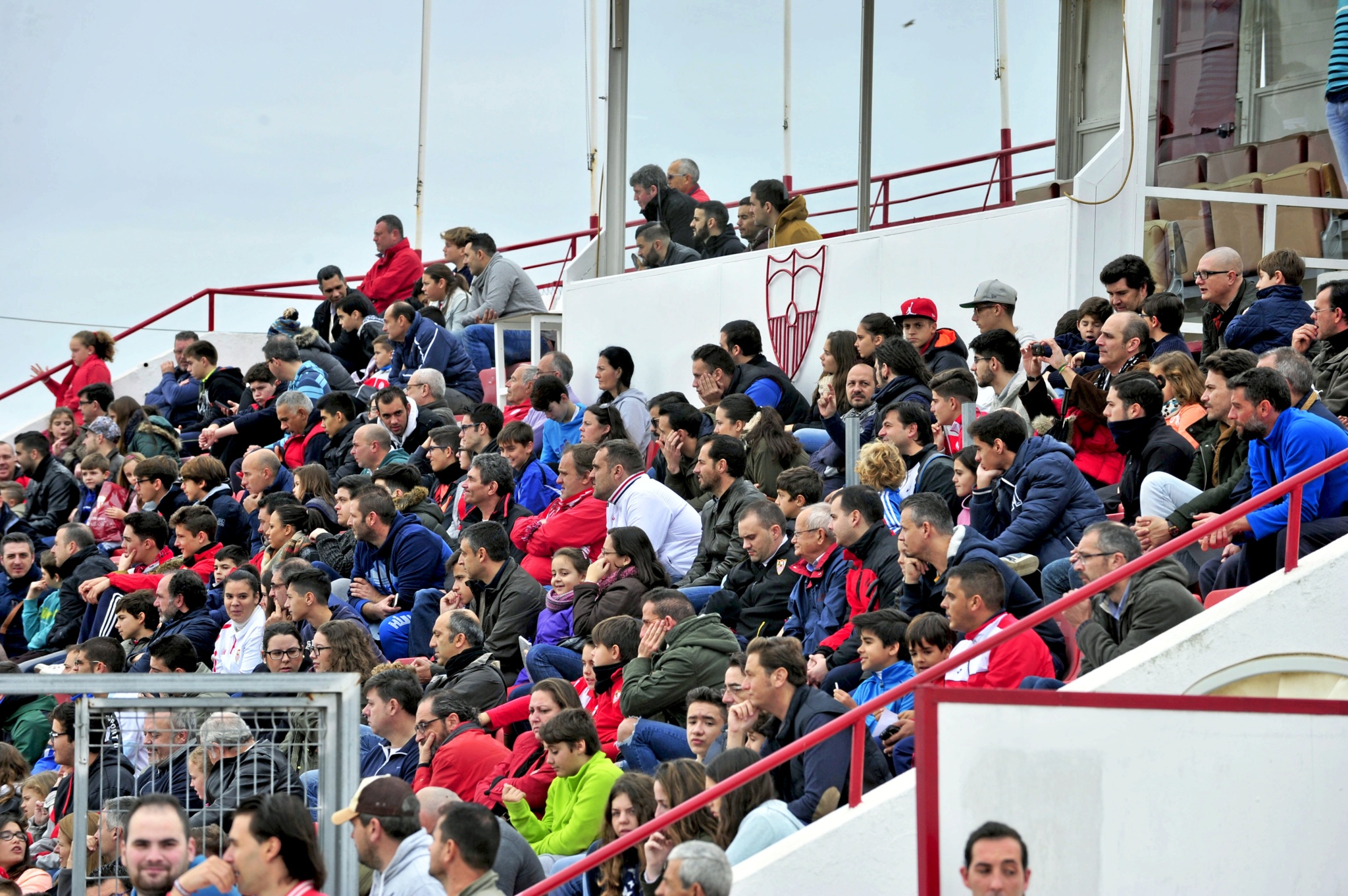 Otra de las gradas de la ciudad deportiva... | Marca.com