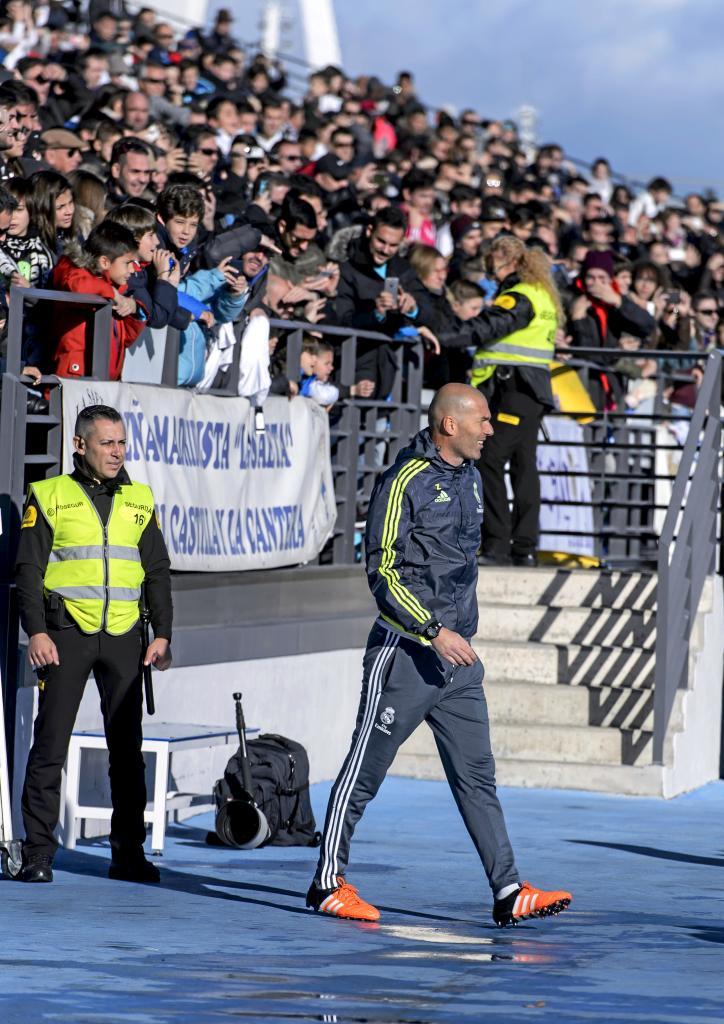 The frenchman, smiling as he heads out onto the... | MARCA English
