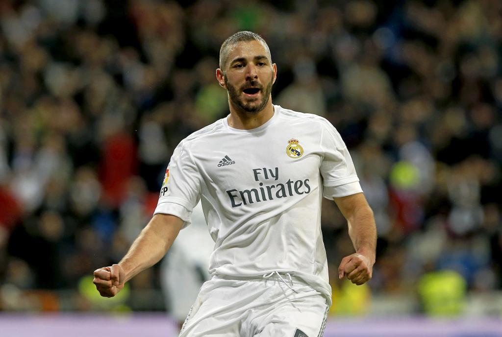 Benzema apretando el puño para celebrar uno de... | Marca.com