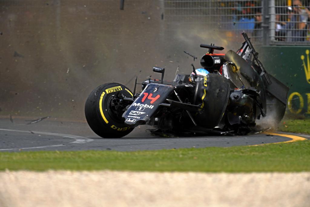 El accidente de Fernando Alonso, en imágenes - Foto 2 de 25 | Marca.com