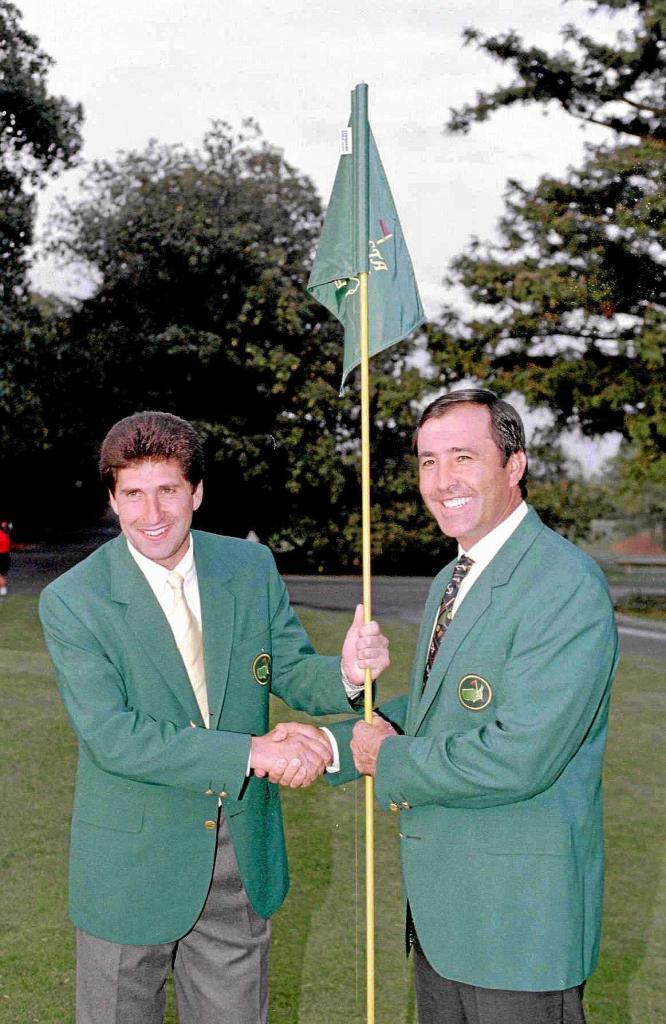 Olazabal y ballesteros posan con la famosa... | Marca.com