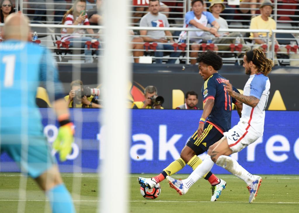 Cuadrado, en una acción del partido contra... | Marca.com