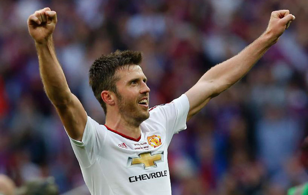 Carrick extends contract at Manchester United | MARCA English