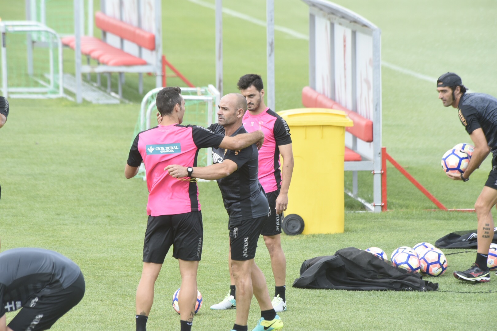 Paco Jemez says goodbye to Granada squad - Foto 4 de 7 | MARCA English
