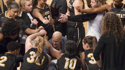NCAA: El 'Angel' que lucha contra el cáncer entrenando | Marca.com