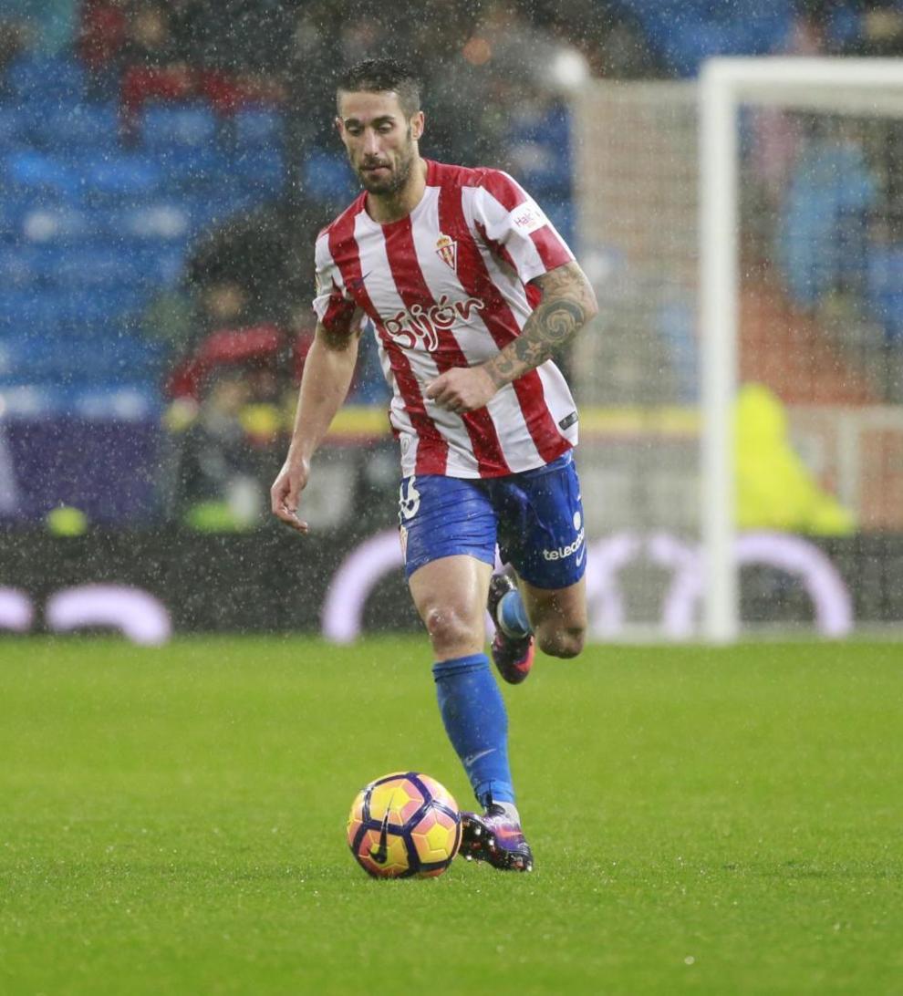 Lillo, ahora en el sporting, suma 58 encuentros... | Marca.com