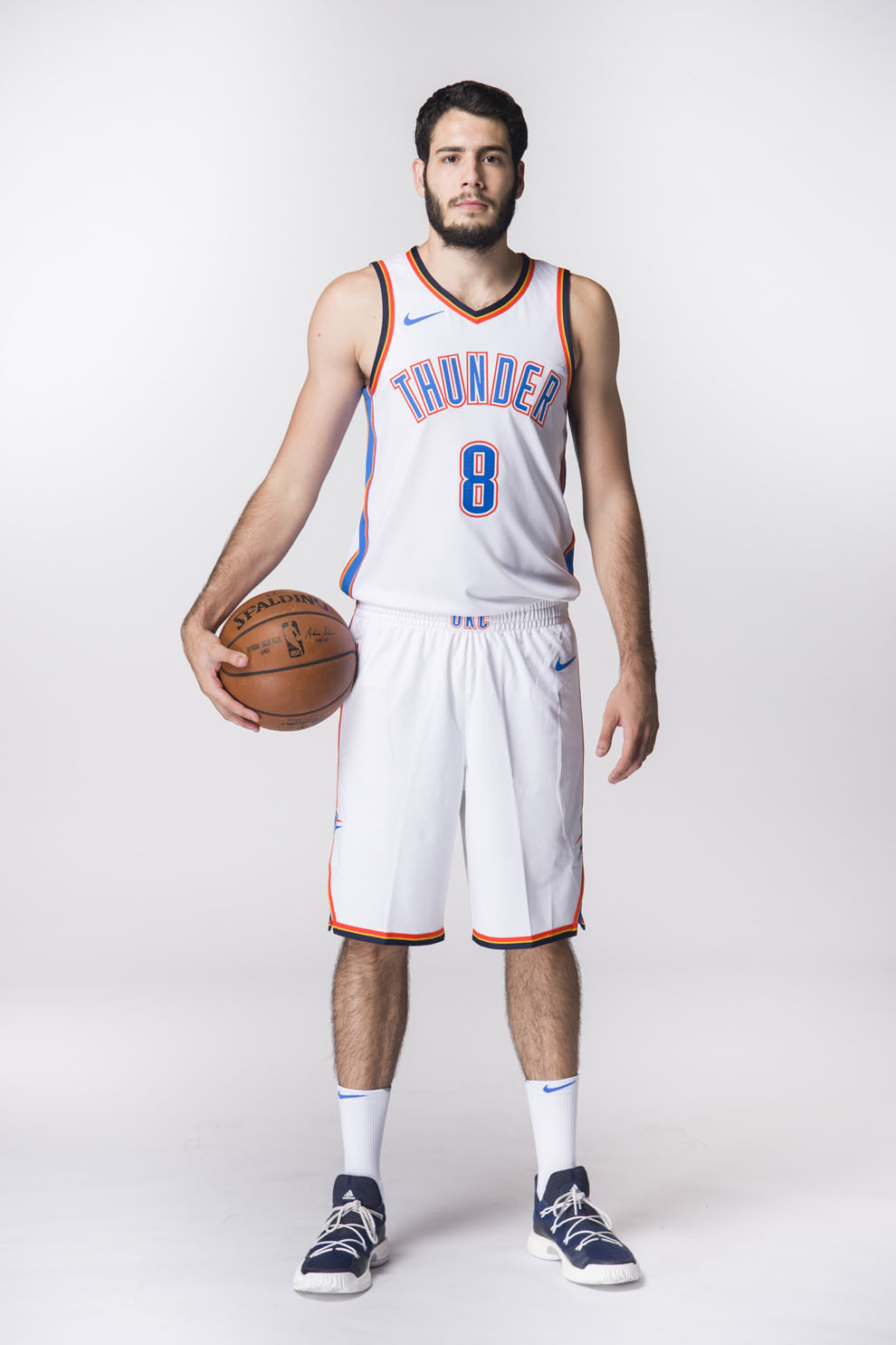 Álex abrines con la camiseta de los thunder | MARCA.com