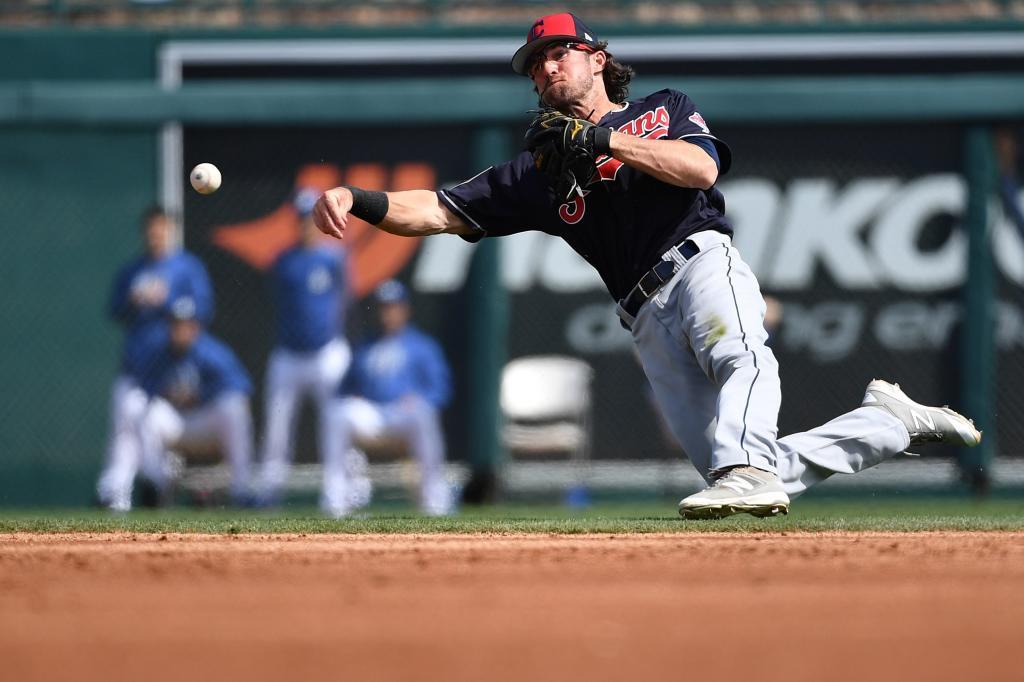 Drew maggi de los indians durante el partido... | MARCA.com