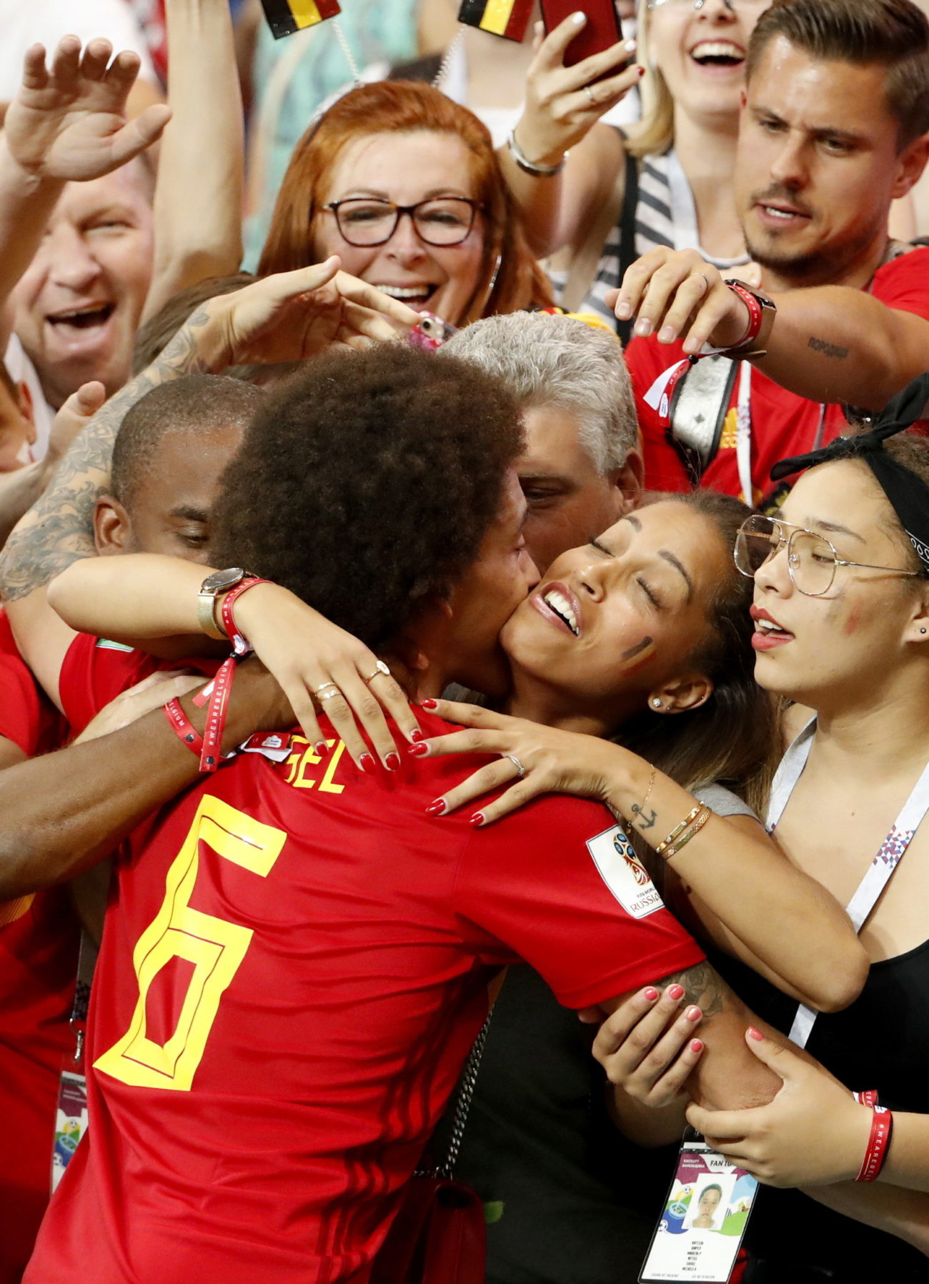 Mundial 2018 Rusia: El beso de axel witsel en el mundial de rusia 2018 ...