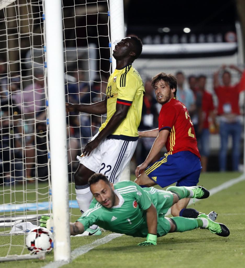 Football - Spain: One of his 35 international goals. | MARCA English