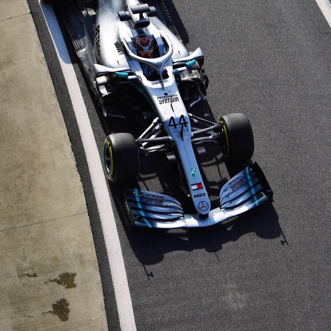 El Mercedes W10, desde todos los ángulos - Foto 16 de 16 | MARCA.com
