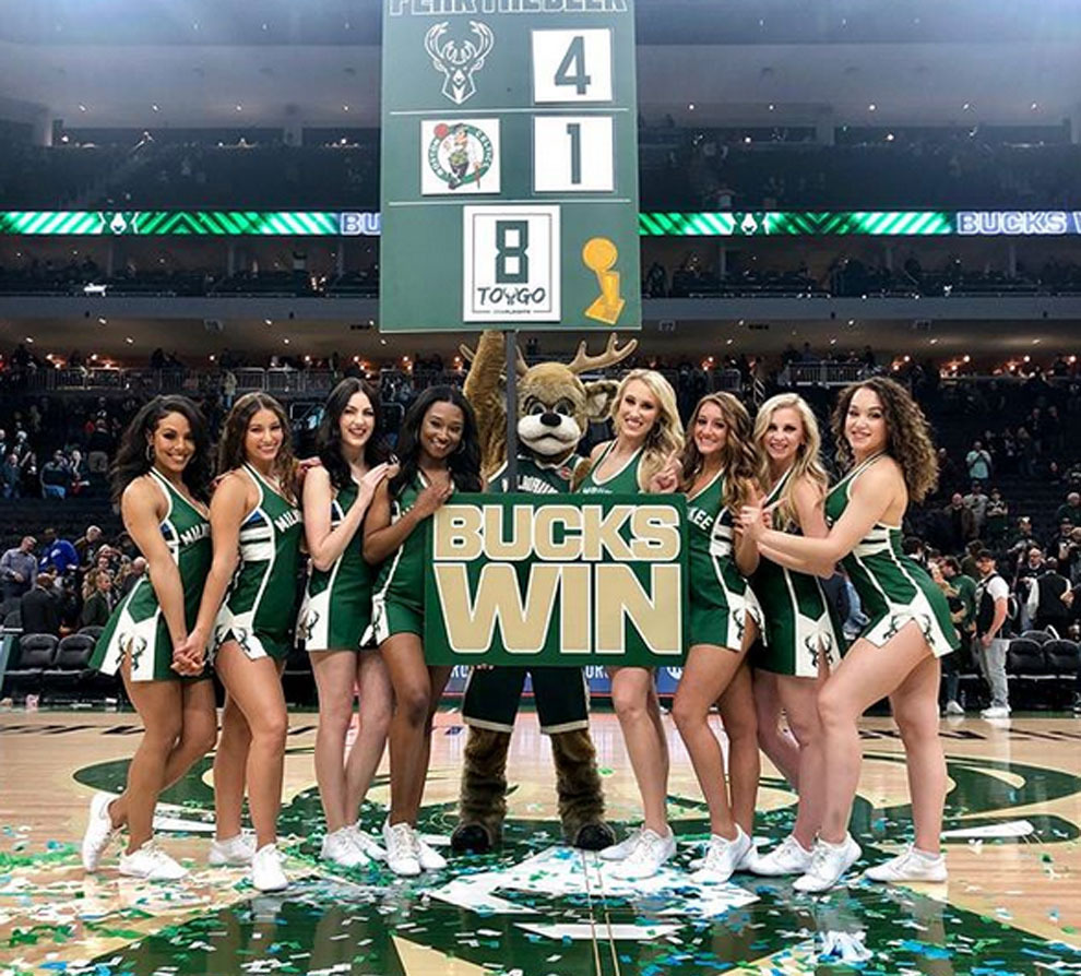 Las cheerleaders de los bucks celebran la victoria | MARCA.com