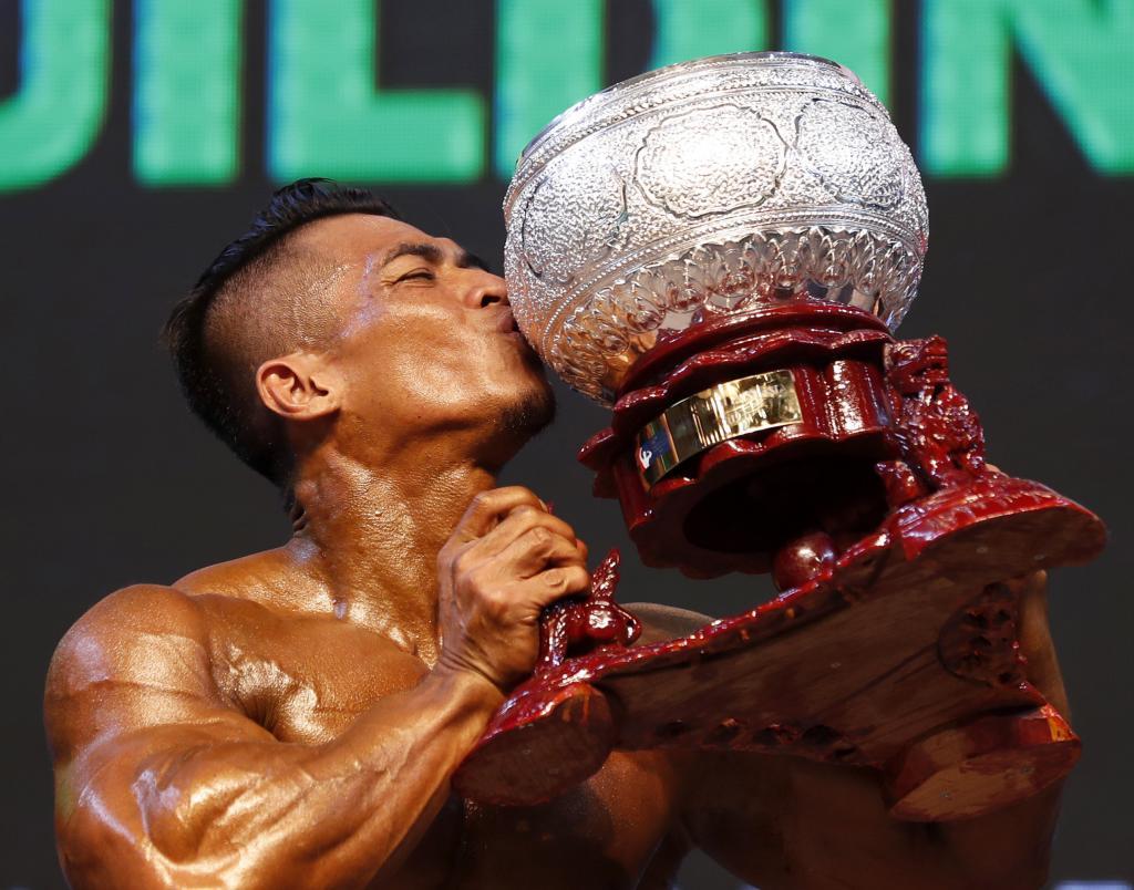 Trofeo al campeón de asia de fisioculturismo | MARCA.com