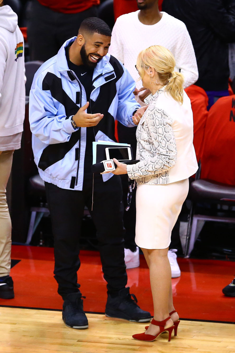 Finales NBA 2019: Drake con la periodista doris burke | MARCA.com