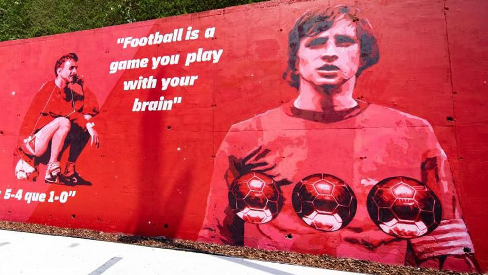 FC Barcelona: Inauguración de la estatua dedicada a Johan Cruyff, en ...