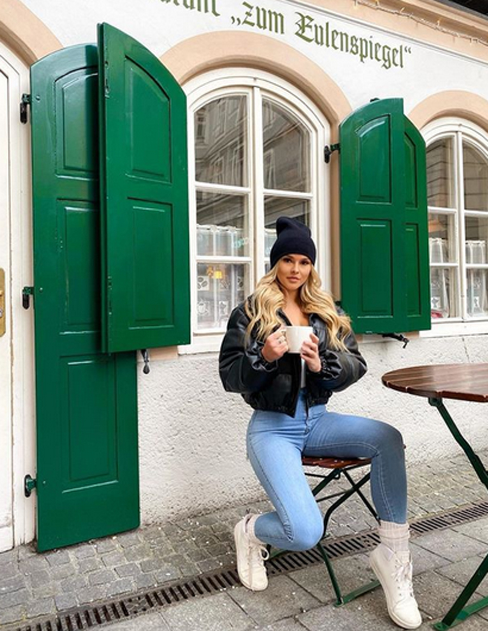 Skiing: Kinsey Wolanski interrupts Ski World Cup with Kobe Bryant ...