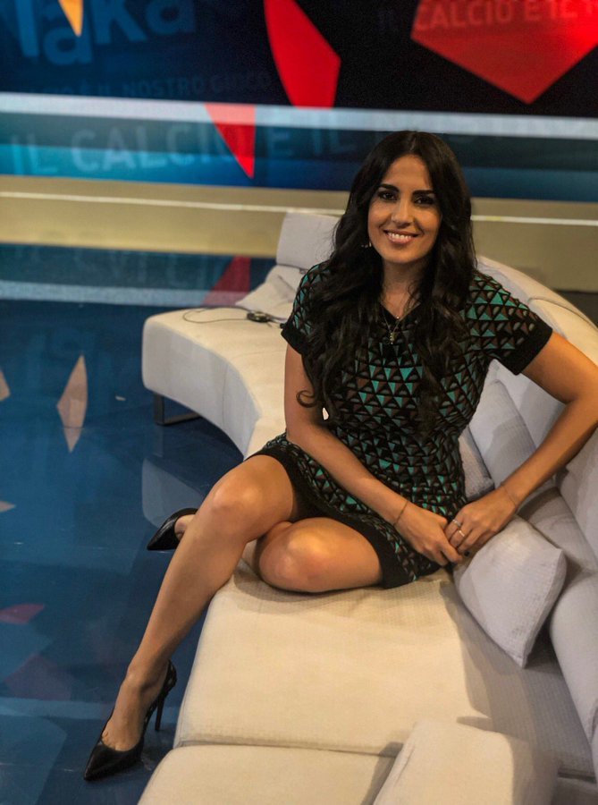 Italian sports presenter celebrates Juventus defeat out of love - Foto ...