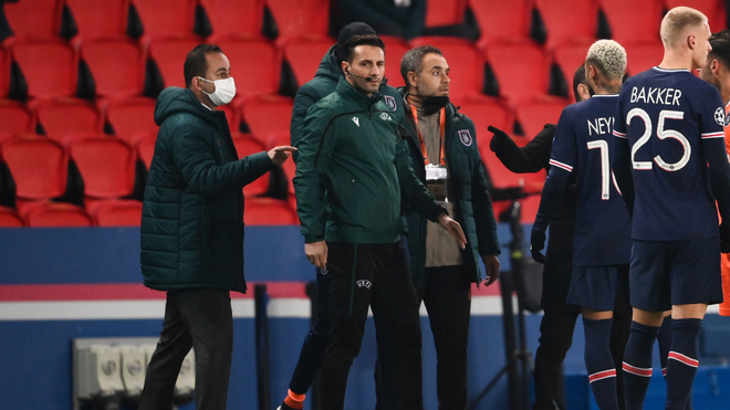 Coltescu, cuarto árbitro del PSG-Istanbul, vuelve a dirigir un partido ...