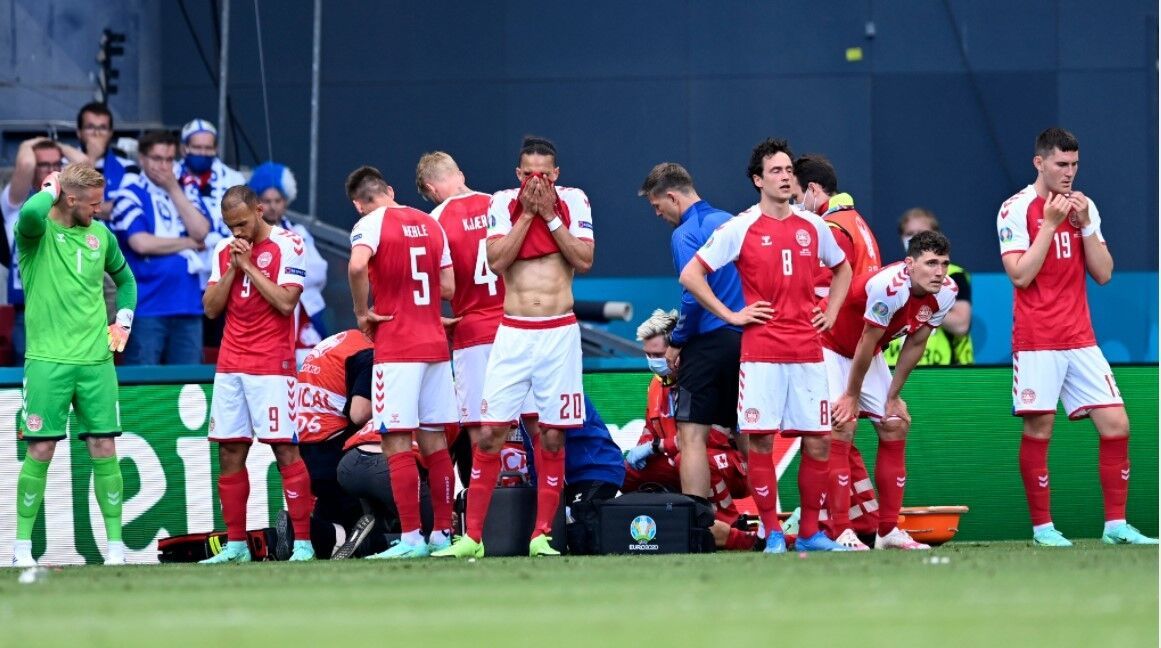 Euro 2020 | Denmark vs Finland: The denmark players in tears, hands in ...