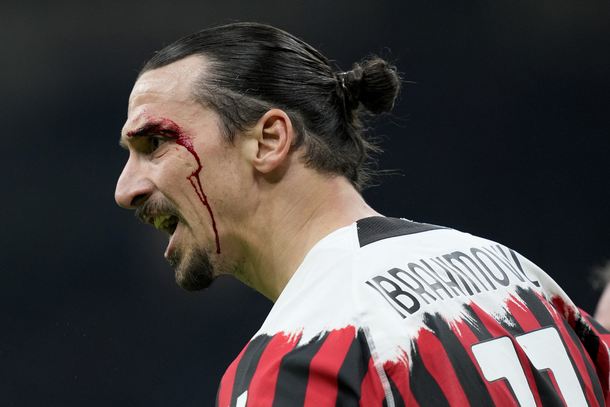 Serie A¿La camiseta más fea de la temporada? El Milan estrenó su 4ª ...