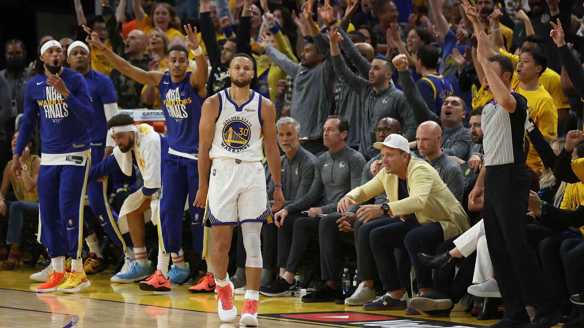 Golden state warriors guard stephen curry (30)... | MARCA English