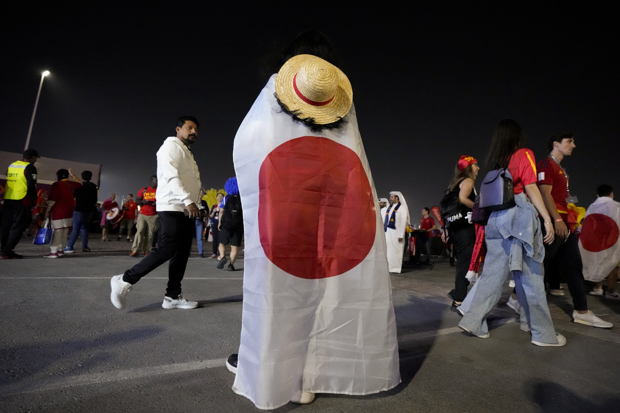 Mundial 2022 QatarUn aficionado japonés en el khalifa international ...