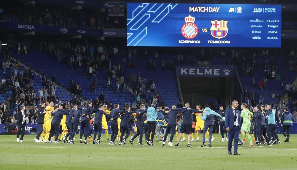 FC BarcelonaLas lamentables imágenes de la invasión de... | MARCA.com