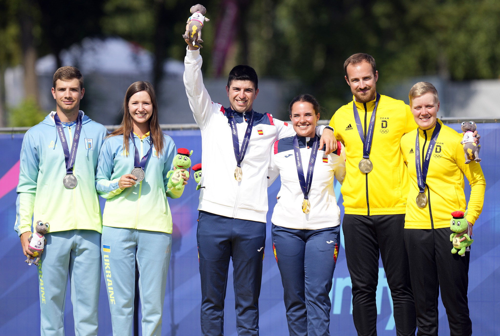 Alvariño y Canales ganan el oro en el equipo mixto de tiro con arco y ...