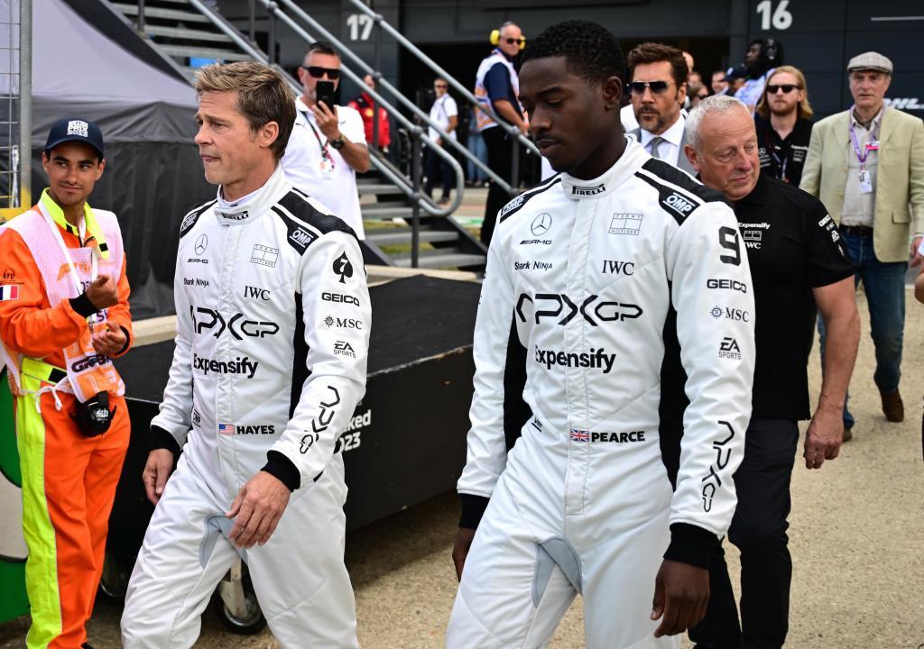 Brad Pitt se enfunda el mono de la Fórmula 1... ¿será tan buen piloto ...