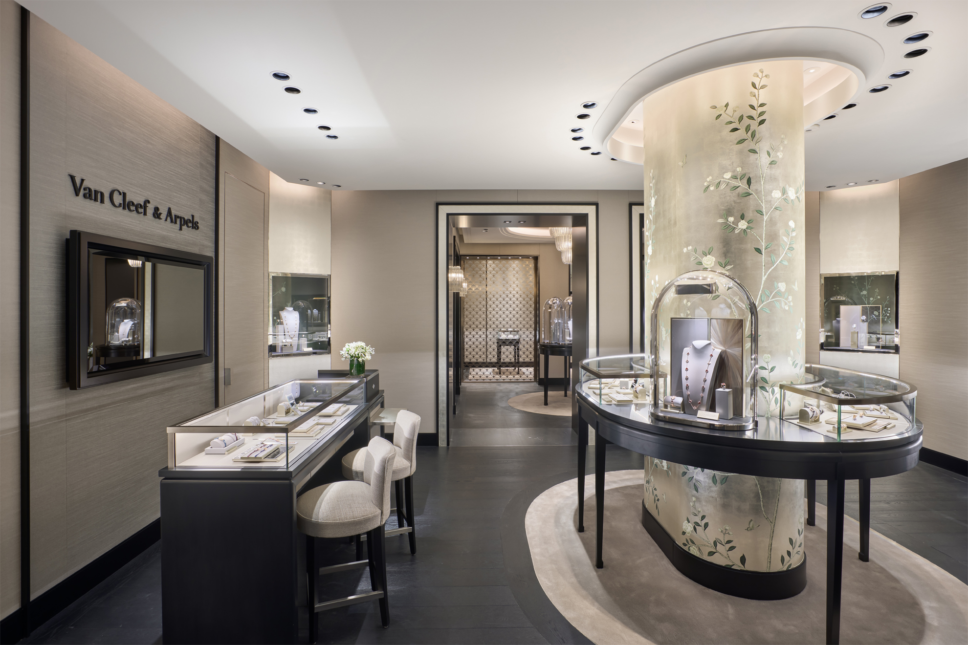 Van Cleef & Arpels abre su primera boutique en Barcelona | Marca