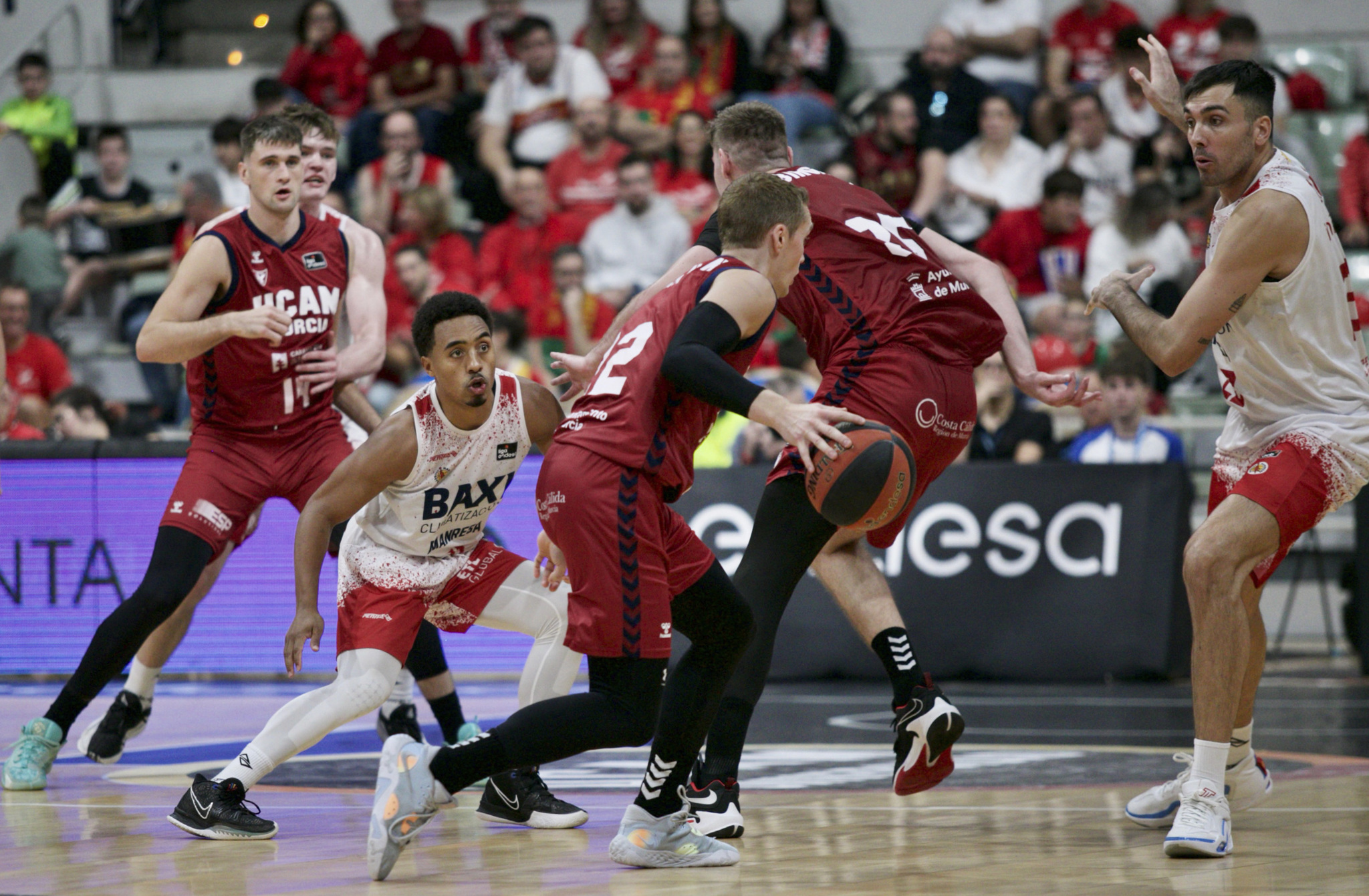 ACB Liga Endesa: UCAM Murcia arrasa a Manresa con un extraordinario ...
