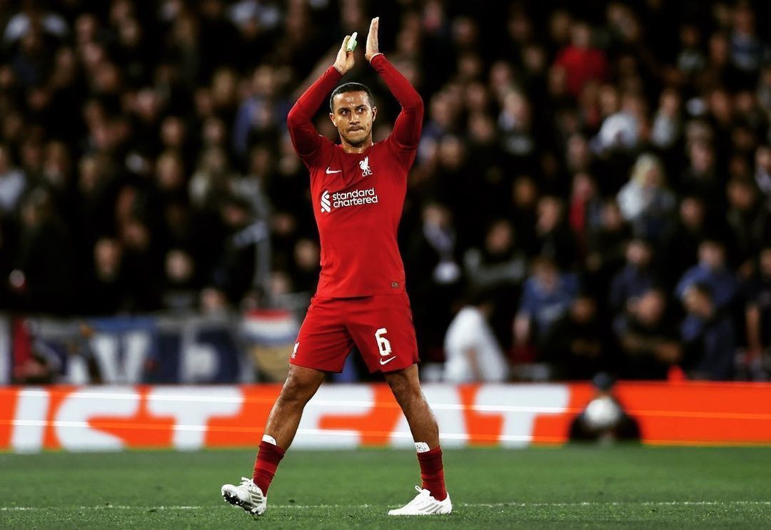 Thiago (Liverpool) - Foto 17 de 20