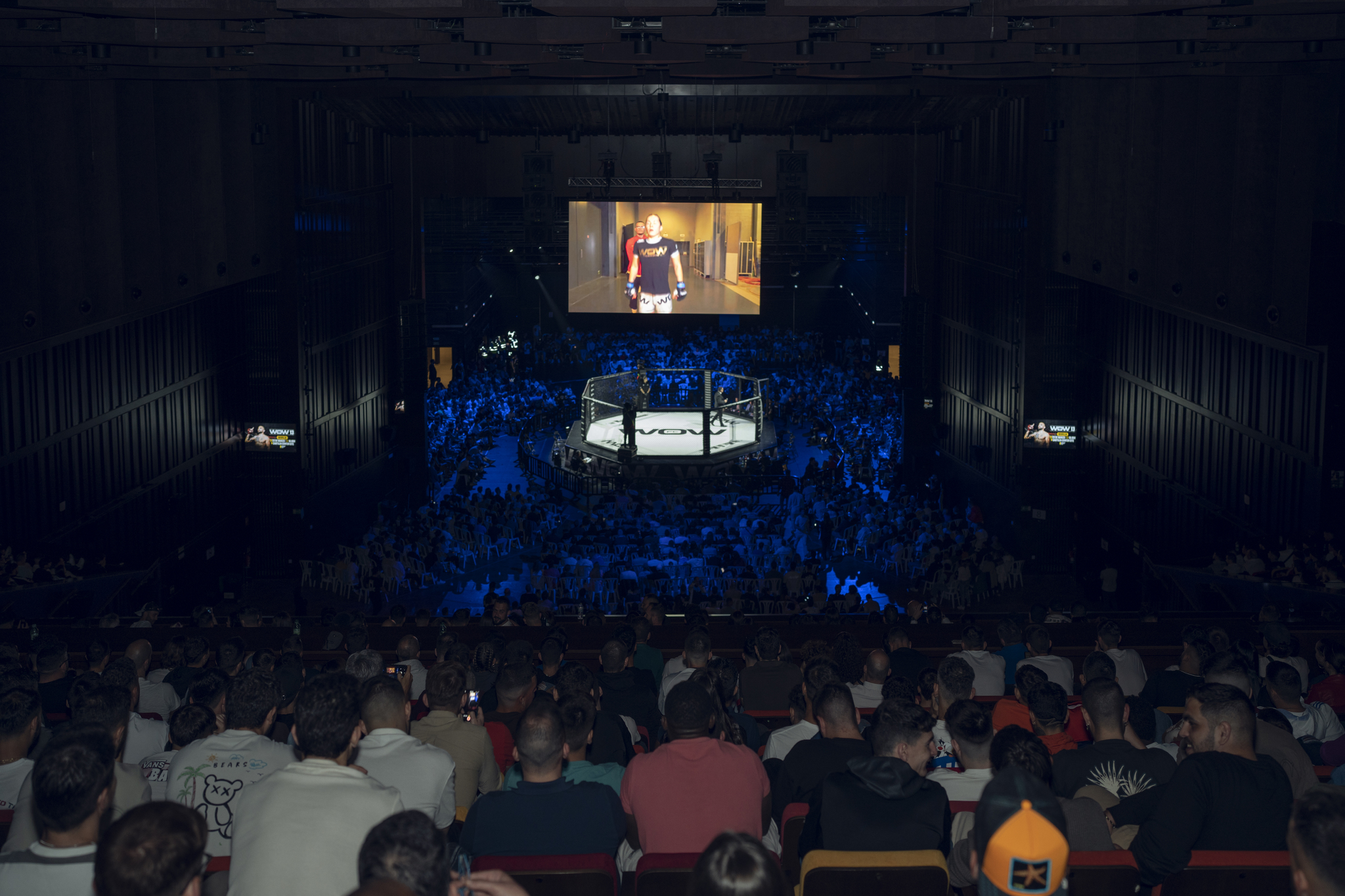 WOW firma otra velada histórica y Sevilla vibra con las MMA | Marca