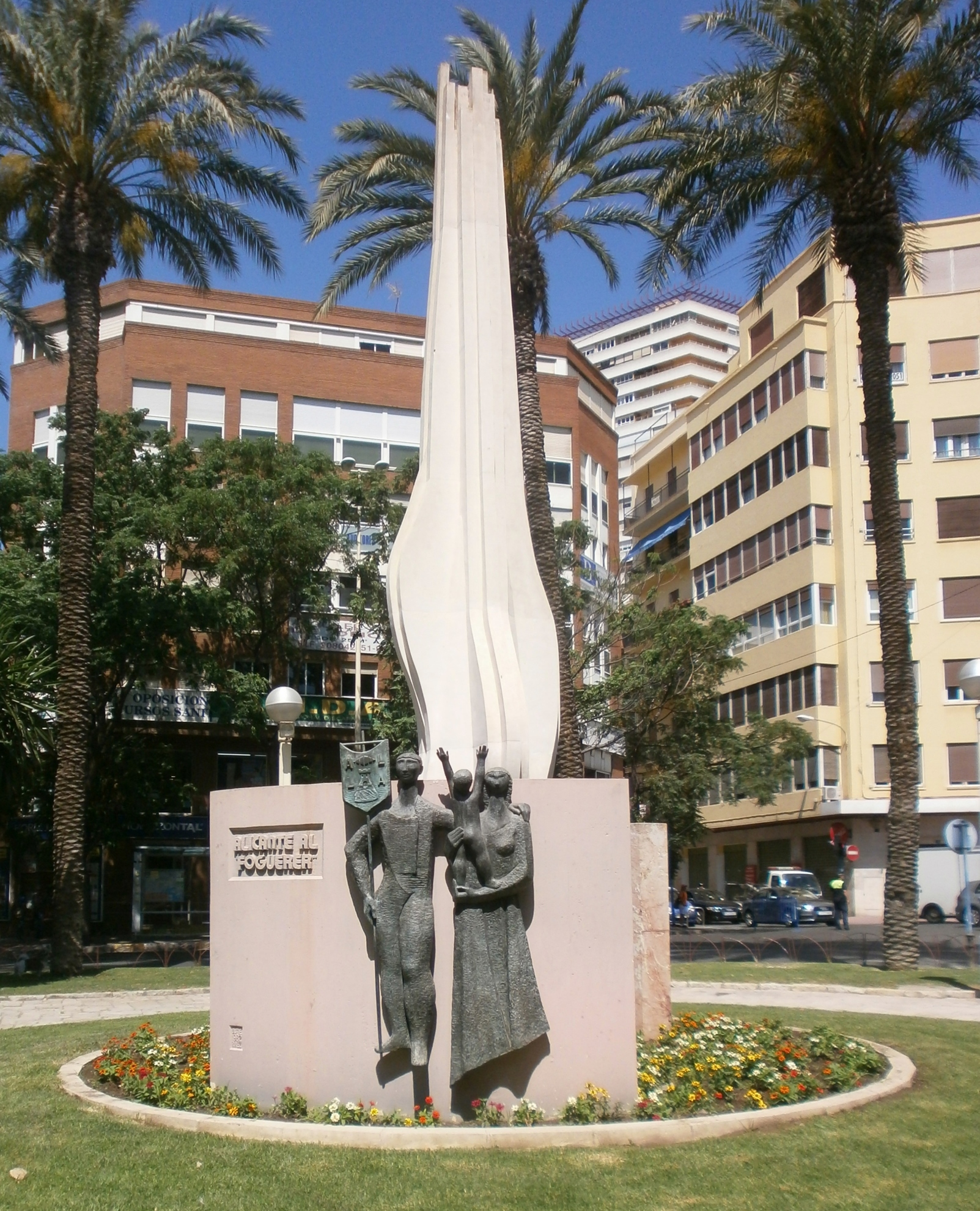 El monumento que pasa desapercibido pero que representa la esencia de ...