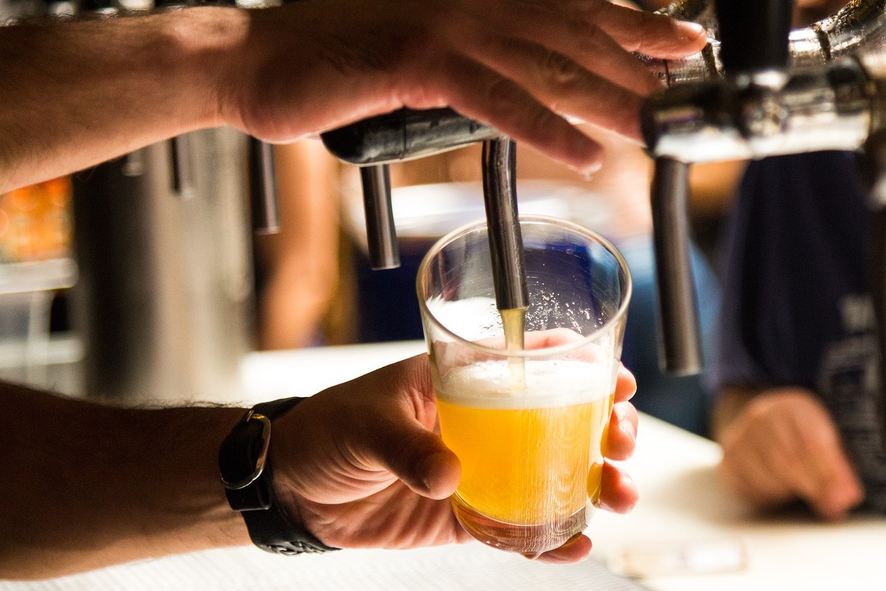 Drinking beer in moderation could strengthen bones, says science | Marca