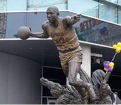 'Tormenta Jabbariana' en la guerra de las estatuas de los Lakers ...