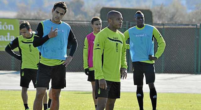 Recio y Brahimi dejan dos huecos - MARCA.com