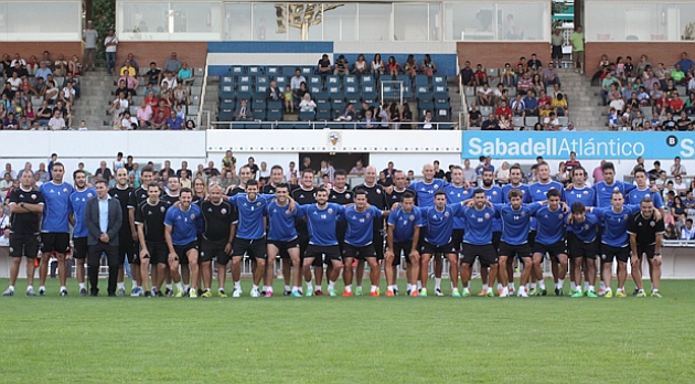 Puesta de largo del nuevo Sabadell ante su afición - MARCA.com